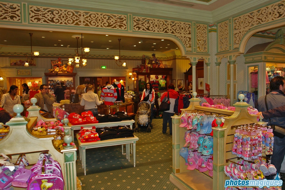 Disney Clothiers, Ltd. – Photos Magiques