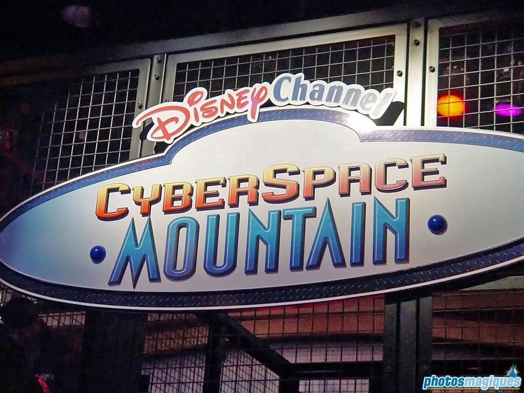 Remember Cyber Space Mountain? – Photos Magiques