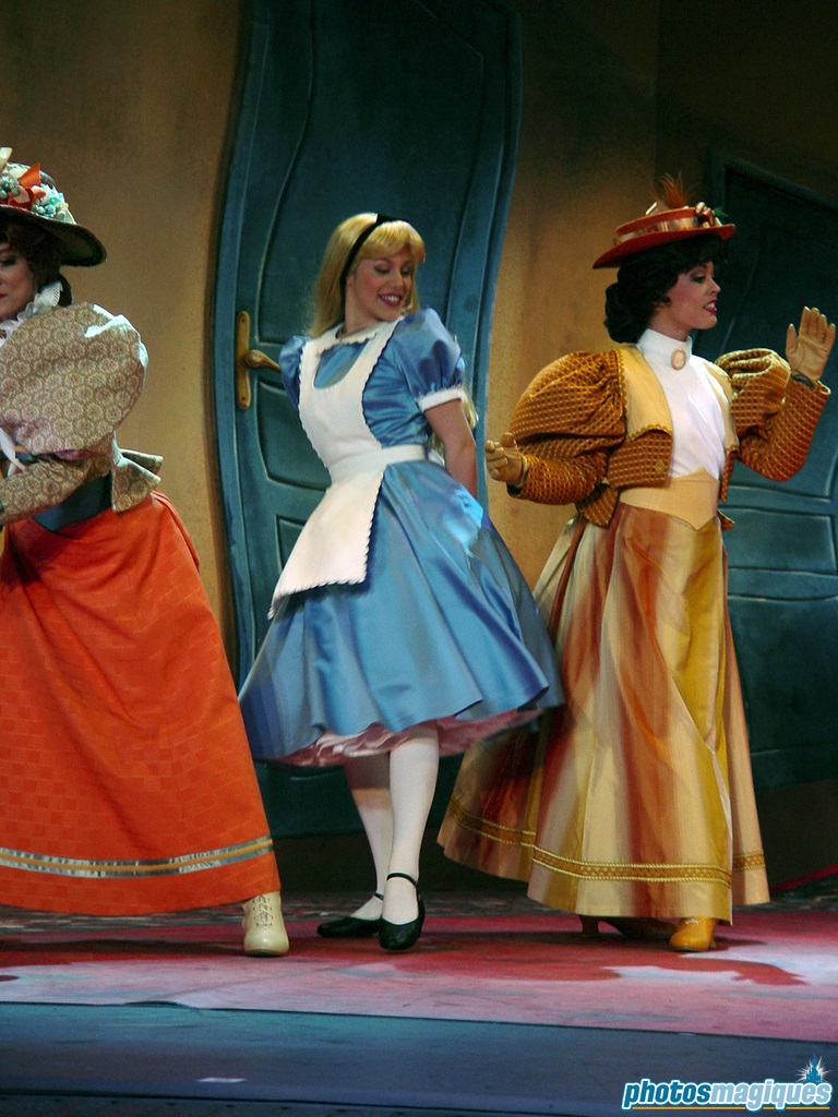 Welcome to Wonderland in Fantasy Festival Stage – Photos Magiques